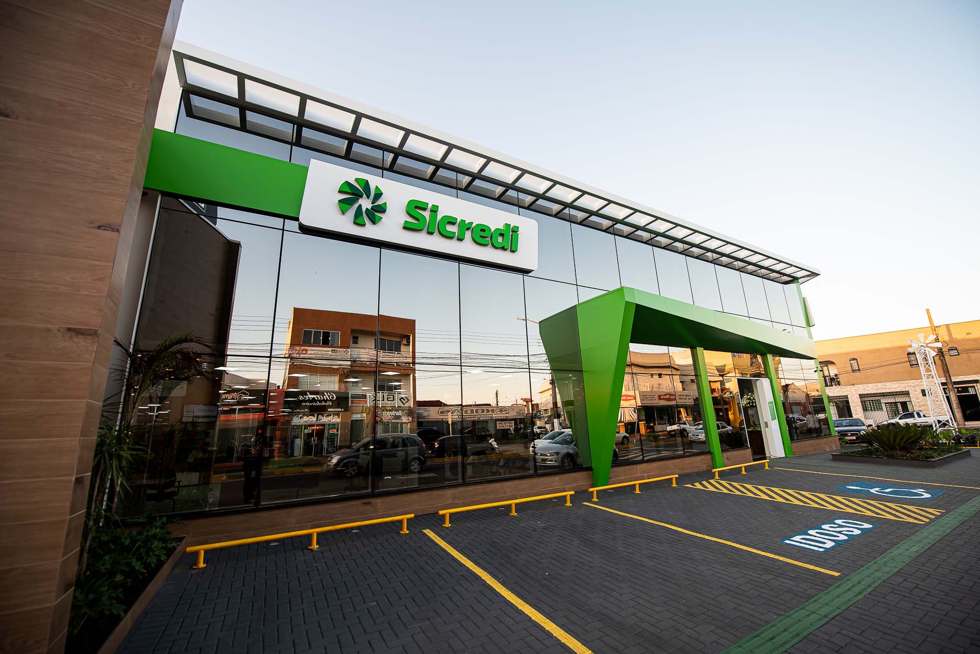 Sicredi é indicado por mais de 75% dos seus associados